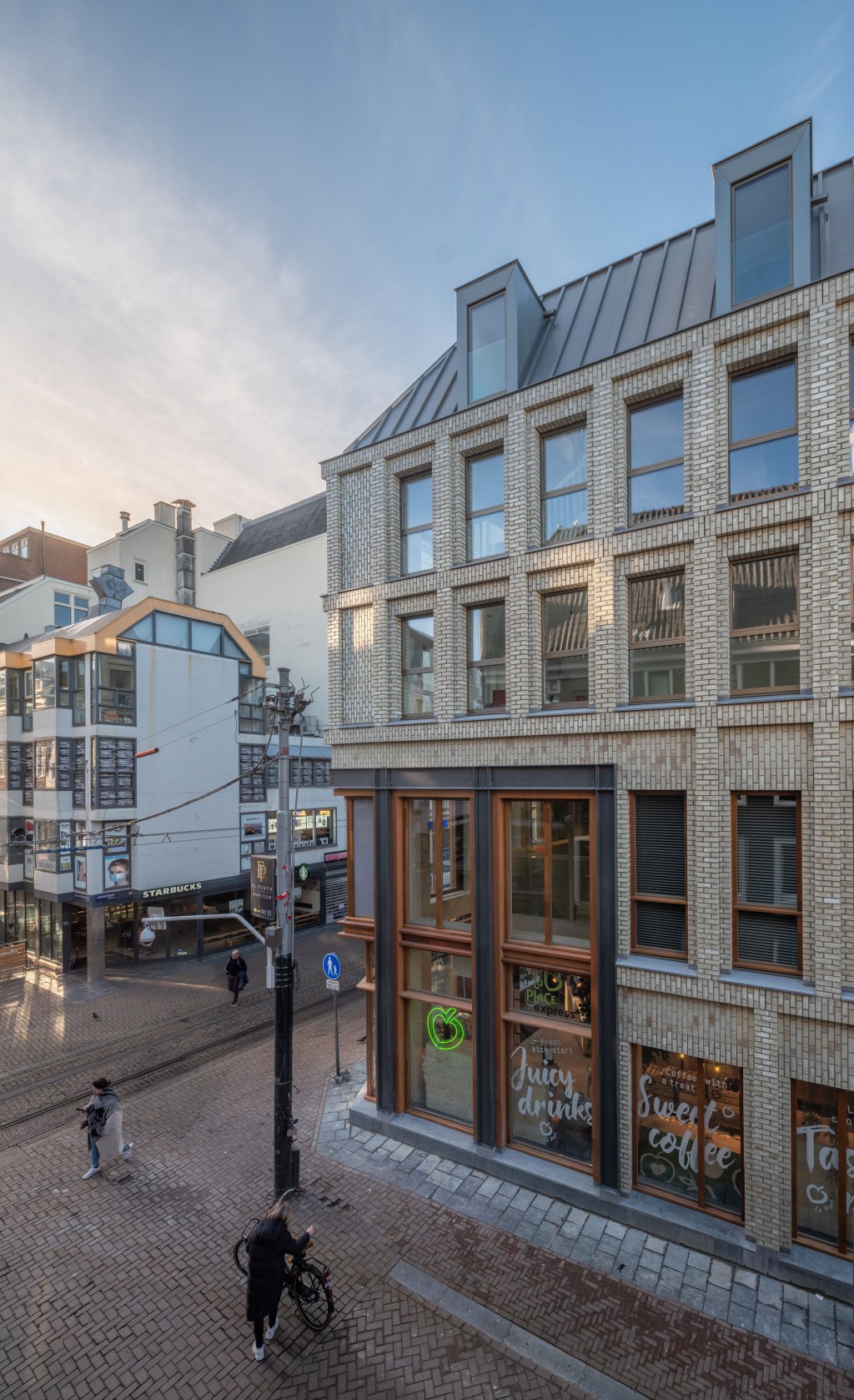 Leidsestraat 100 - Ernst van Raaphorst